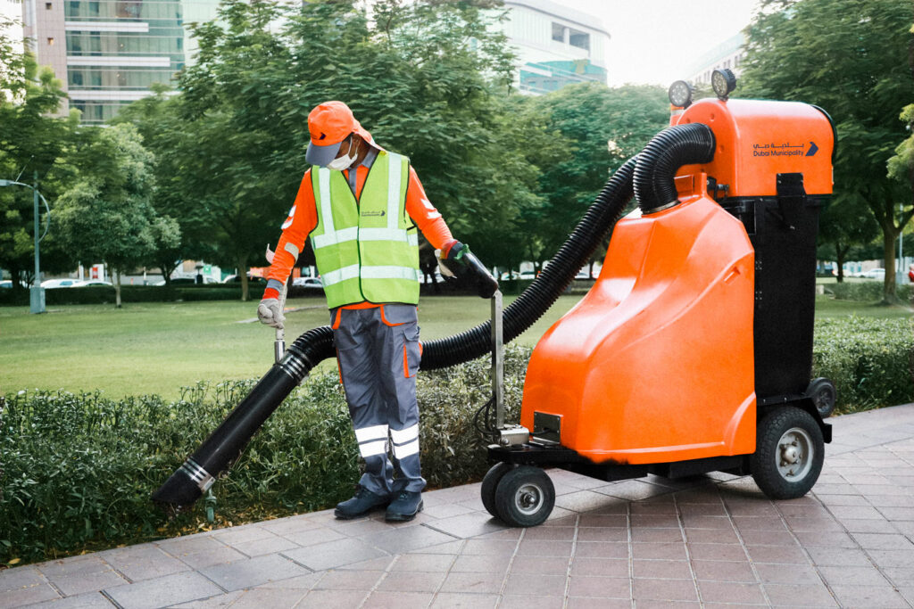 Dubai Municipality allocates 3,150 cleaning supervisors and workers to ...